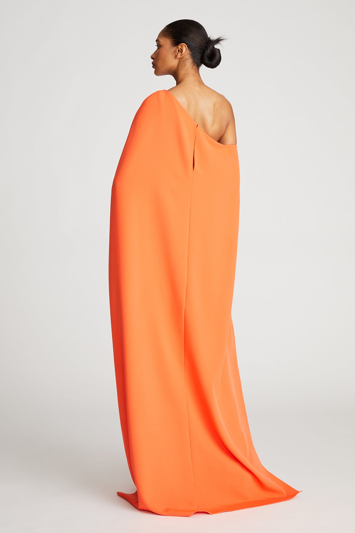 Elycia Gown In Stretch Crepe – Halston